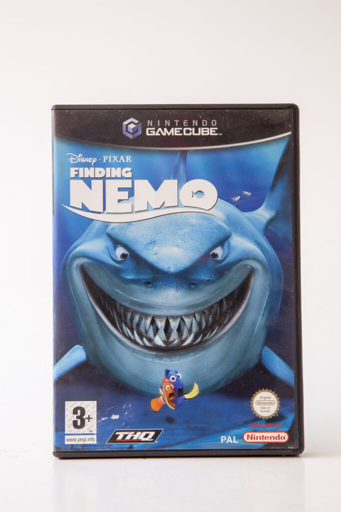 Finding Nemo(Gamecube: Spil) – vandskadet cover – Nintendopusheren