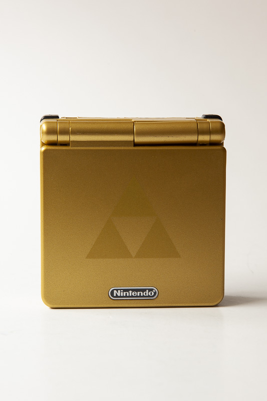 Gameboy Advance SP 001: Triforce(ny skal) inkl. oplader – Nintendopusheren