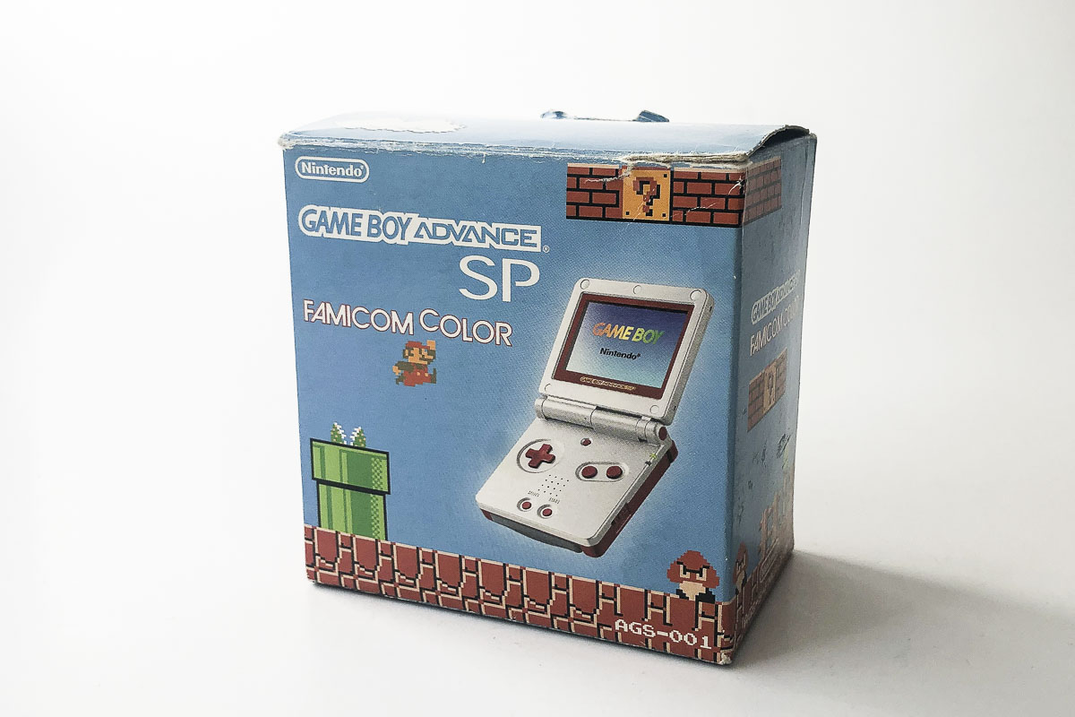 Gameboy Advance SP: Famicom Limited Edition – Nintendopusheren