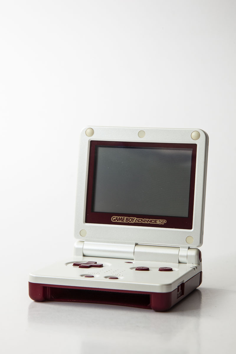 Gameboy Advance SP: Famicom Limited Edition – Nintendopusheren