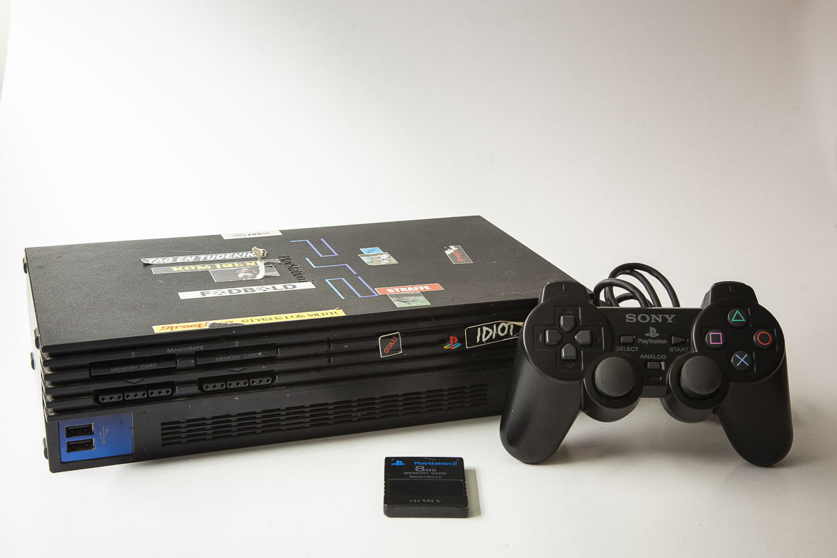 Playstation 2 (få skrammer og Stickers på top): Fat – Nintendopusheren