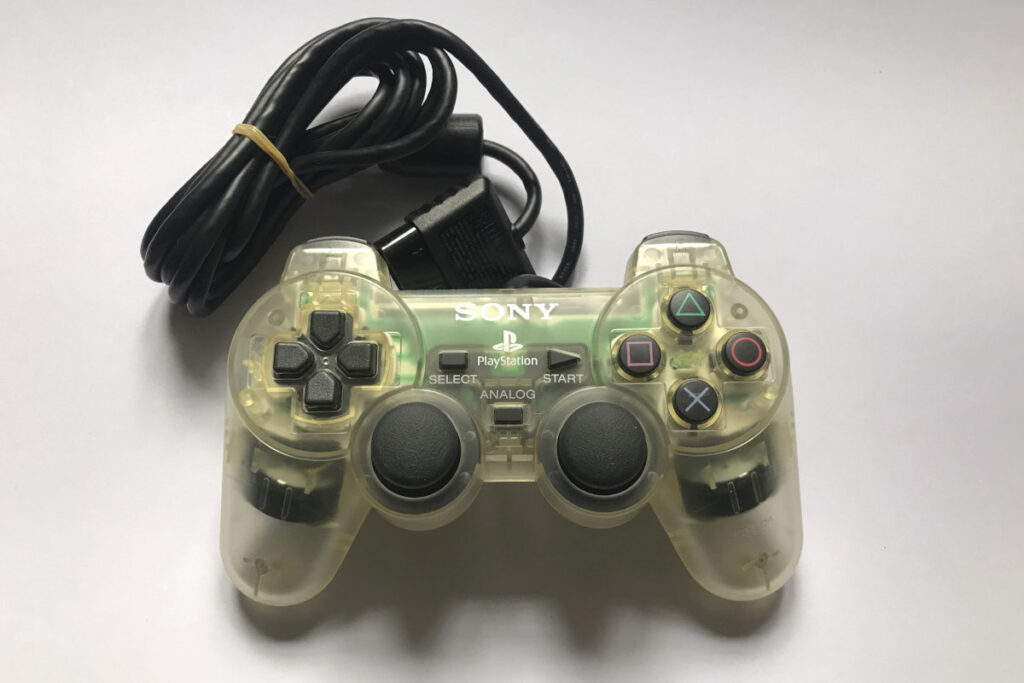 Playstation 2: Controller. Transparent – Nintendopusheren