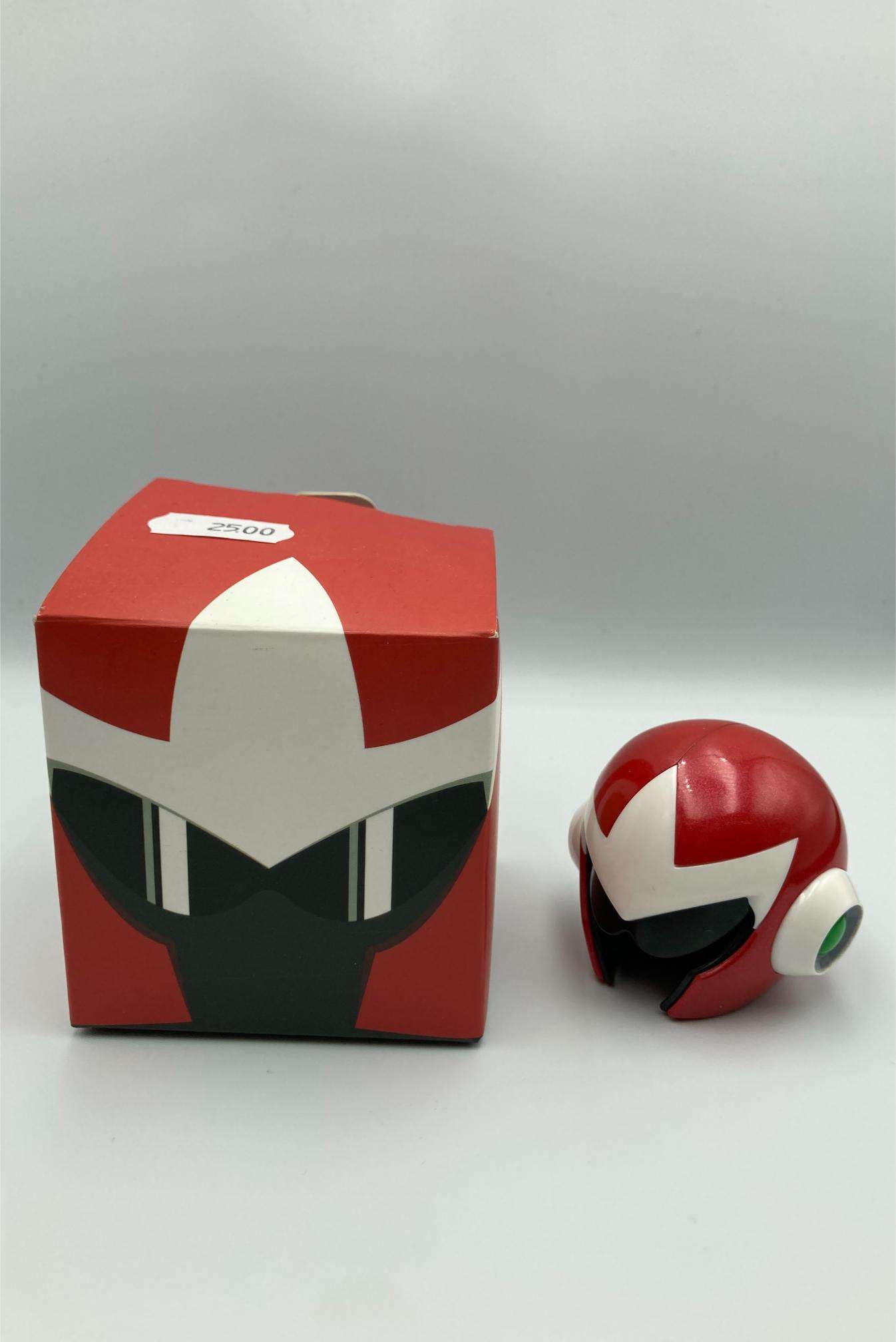 Proto Man – Mega Man collectable helmet -figur – Nintendopusheren